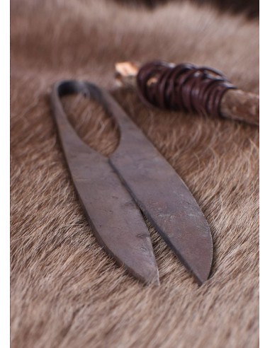 Hand forged medieval scissors, spring steel ⚔️ Medieval Shop