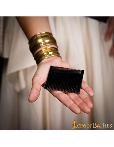 Medieval comb for women in ox horn ⚔️ Medieval Shop