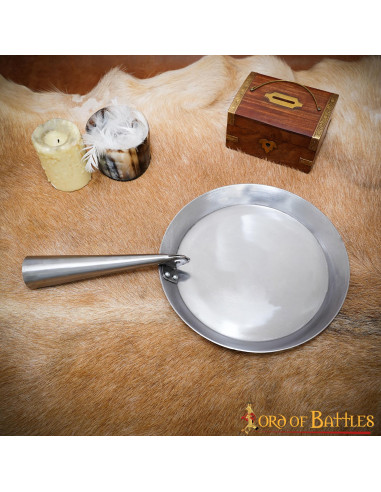 Hand forged iron folding frying pan polished finish ⚔️ Medieval Shop