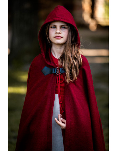 Long medieval children's cape model Agnes, red color ⚔️ Medieval Shop